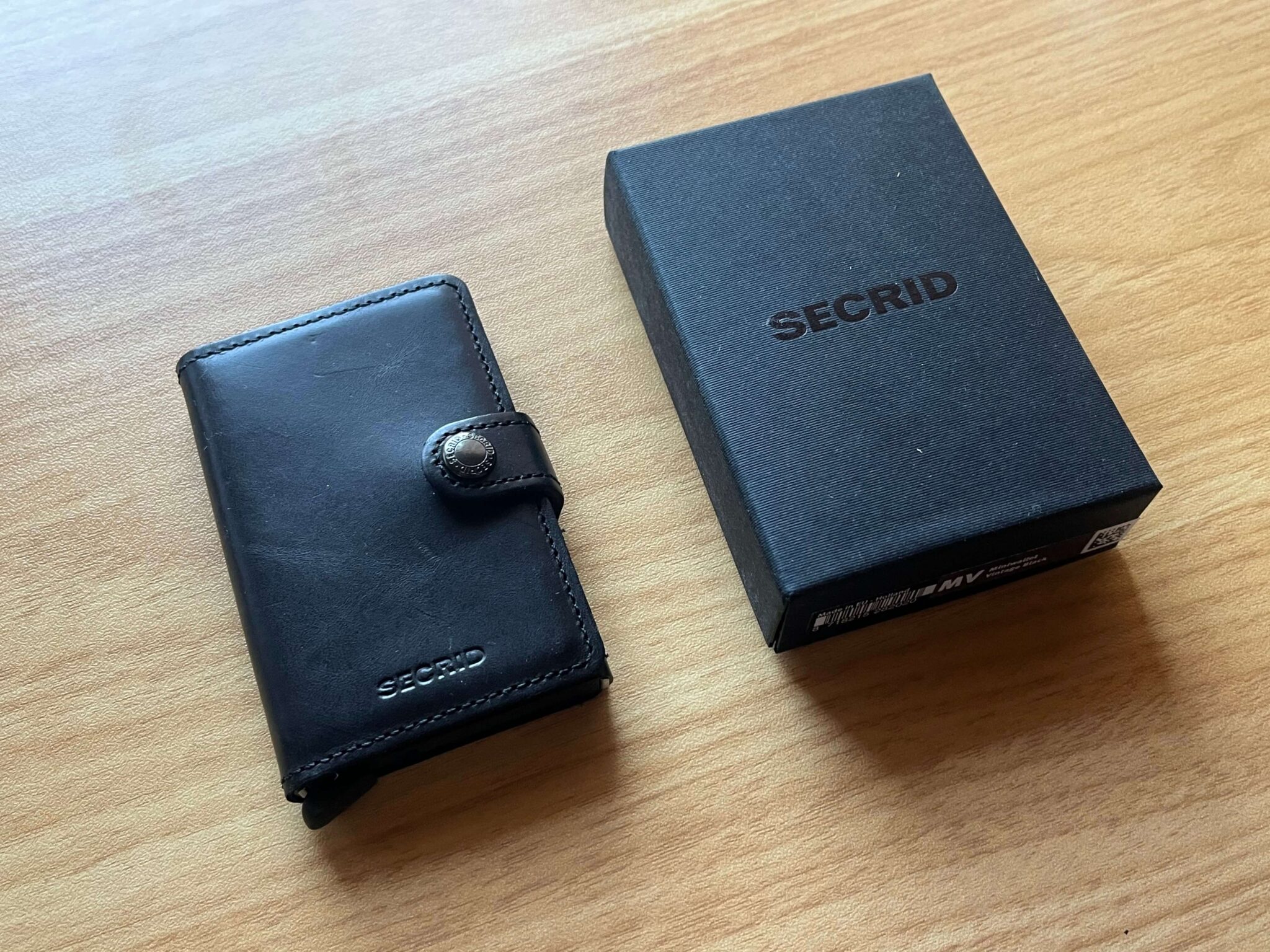 SECRID キャッシュレス財布をレビュー【カード10枚収納できるキャッシュレス財布】 | monochrome